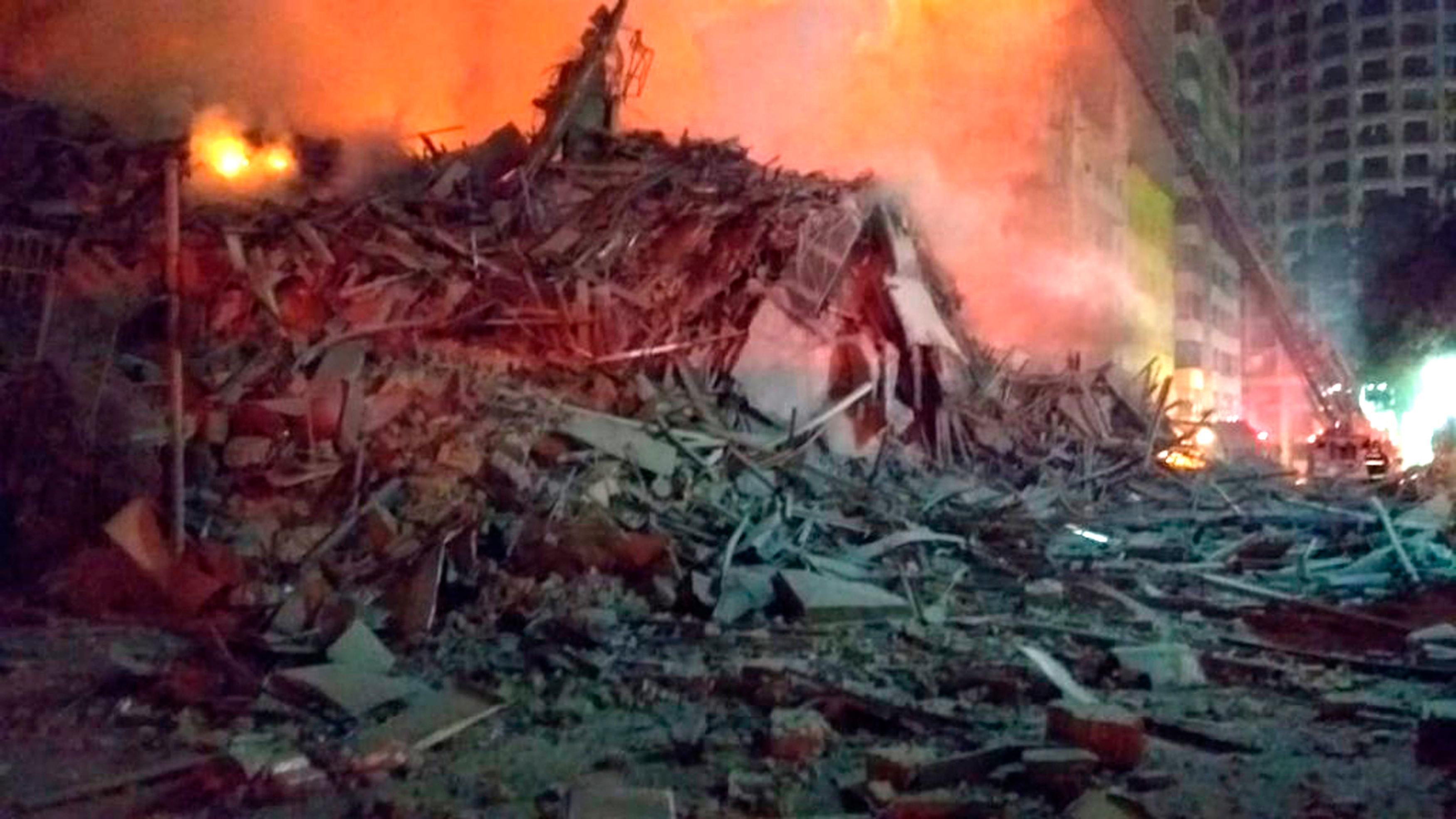 Burning building in Sao Paulo collapses; at least 1 dead | KMTR